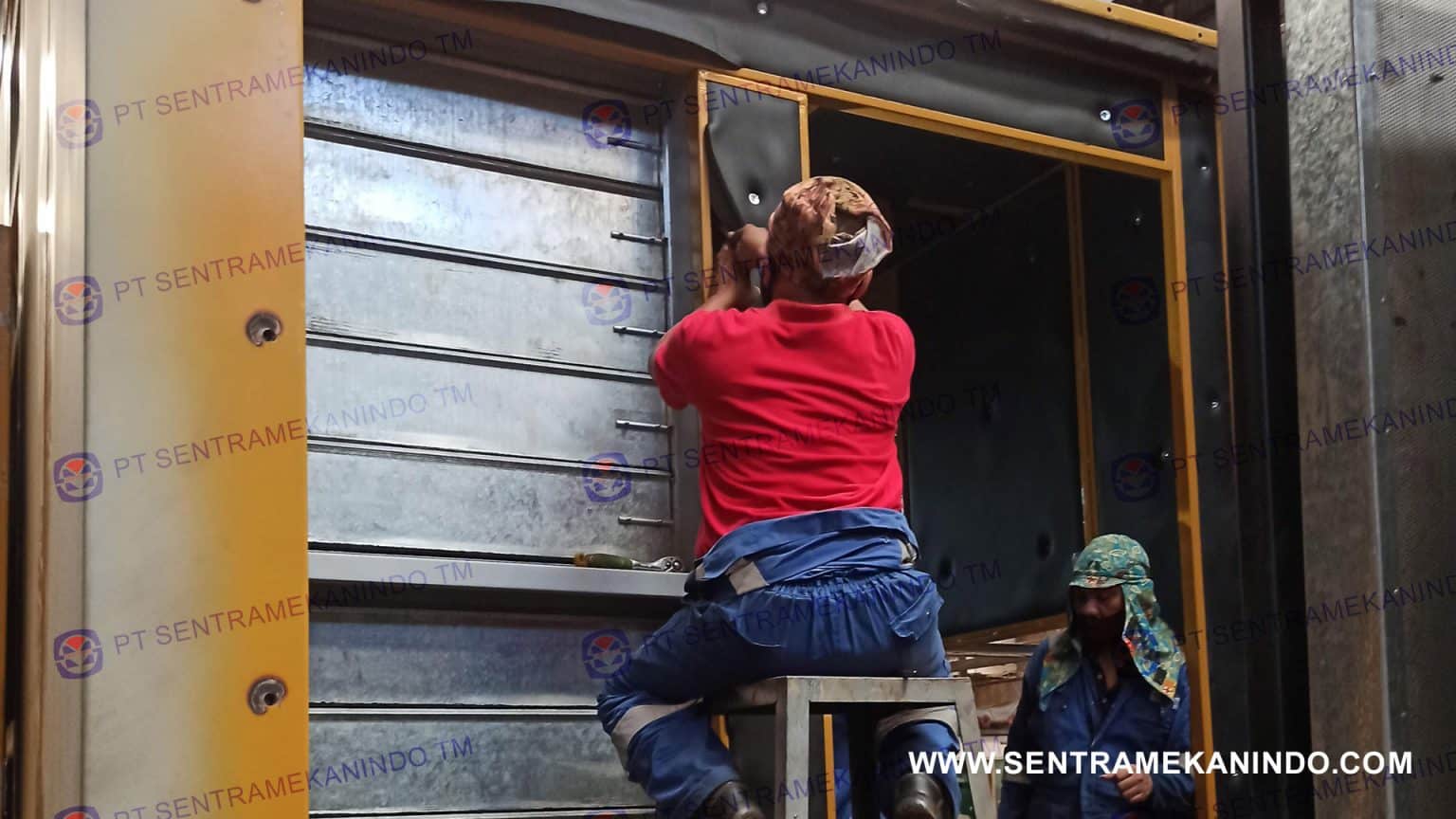 Tersedia Genset Enclosure Custom Berkualitas - PT Sentramekanindo TM